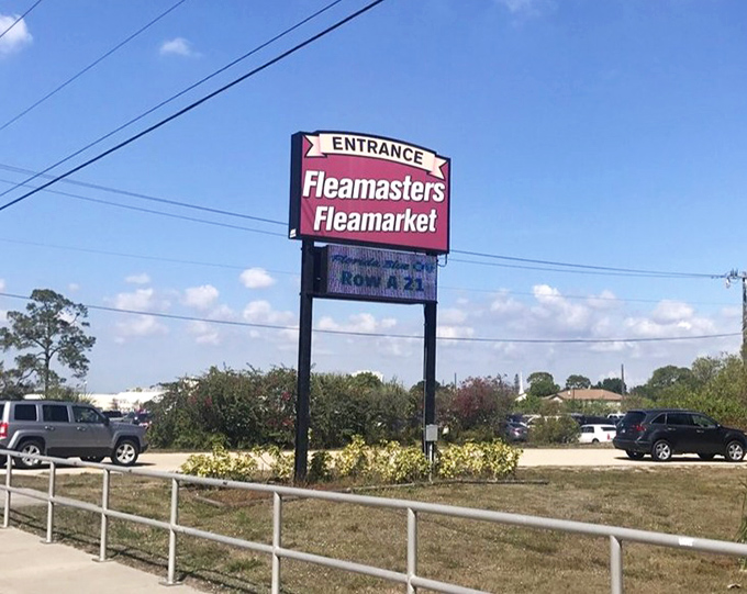 Treasure hunting begins here! Colorful clothing racks stretch as far as the eye can see, promising fashion finds for every taste and budget.