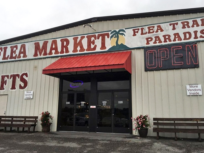 The unassuming entrance to treasure-hunting heaven. That red awning might as well be a welcome mat to your next great find.
