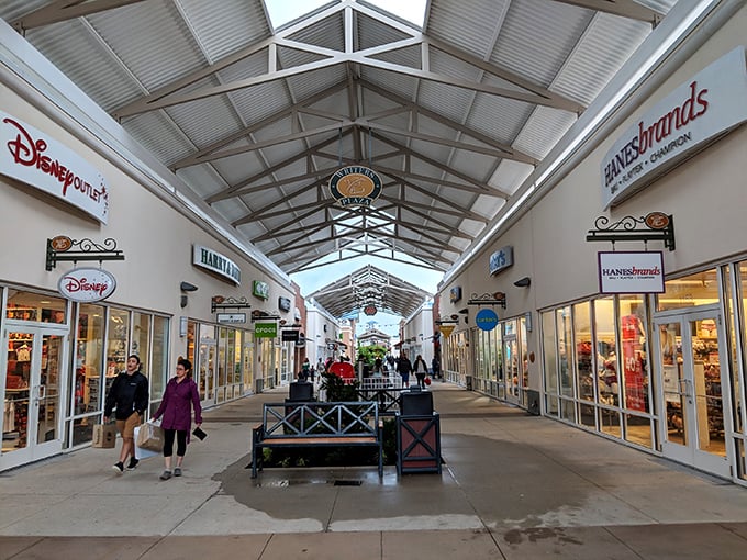 The shopping equivalent of heaven's gates&mdash;covered walkways protect your precious purchases from Pennsylvania's unpredictable weather while you hunt for the next bargain.