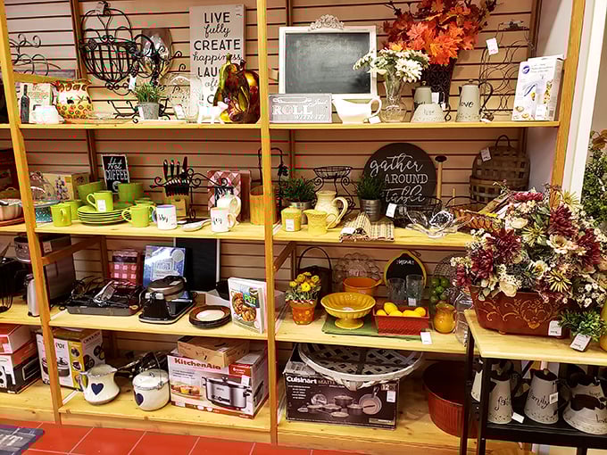 If &ldquo;comfort&rdquo; had a storefront, it might look like this: brimming with homestyle signs, floral bursts, and timeless treasures.