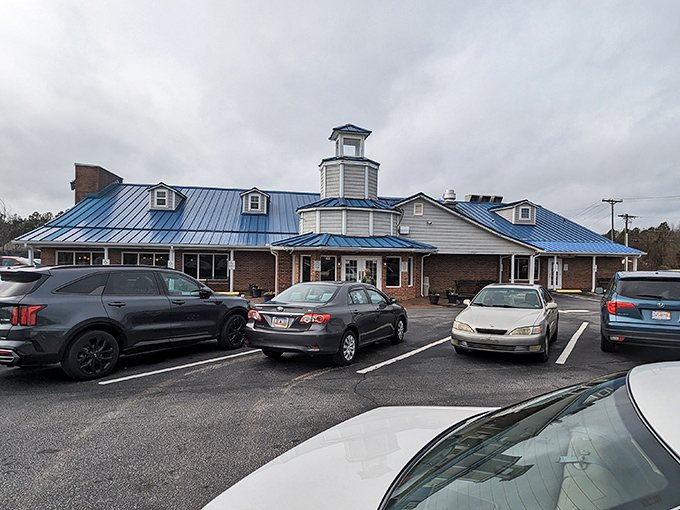 That iconic blue roof isn't just eye-catching&mdash;it's a beacon calling all seafood lovers to make the pilgrimage to Clinton's oceanic oasis.
