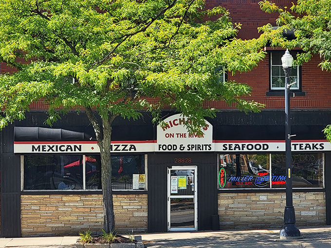 This unassuming storefront holds Michigan's best-kept culinary secret - prime rib perfection awaits inside.