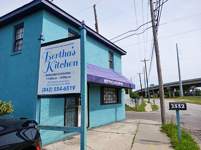 That unmistakable turquoise exterior isn't just eye-catching—it's a beacon for soul food pilgrims seeking culinary salvation in North Charleston.