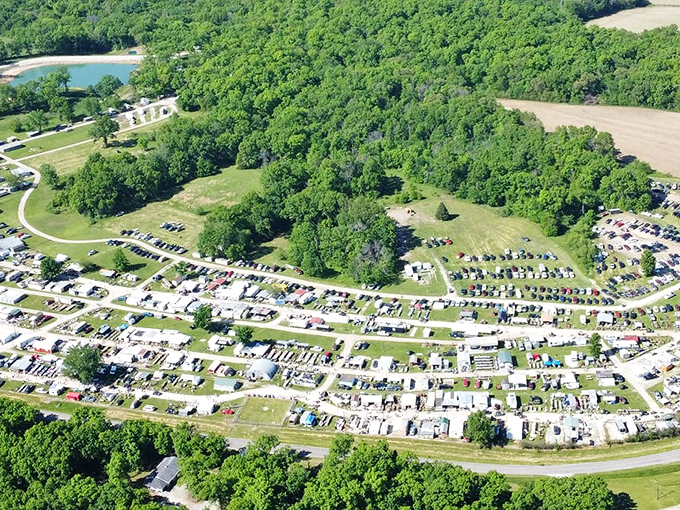 From above, Rutledge Flea Market resembles a treasure map come to life, with rows of vendors creating pathways to potential discoveries that would make any collector's heart race.