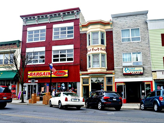 Main Street charm with a splash of color! Shenandoah's historic buildings house local businesses where your dollar stretches further than your grandmother's cookie dough.