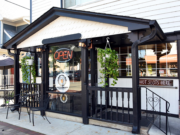 The charming white clapboard exterior of Cattleman's beckons like a lighthouse for the burger-obsessed. Those black-trimmed windows have witnessed countless food epiphanies.