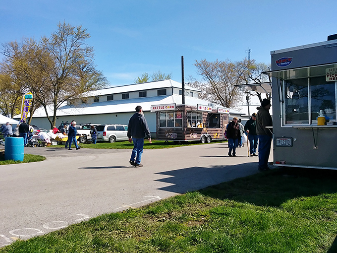 Treasure hunting at its finest! Tables laden with curiosities stretch across the fairgrounds, where one person's castoffs become another's must-haves.