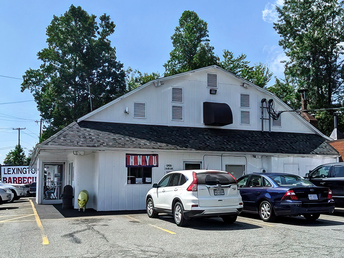 The pilgrimage begins here&mdash;a humble white building that doesn't need fancy architecture when what's happening inside smells this heavenly.
