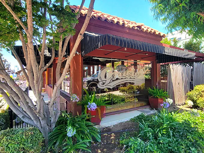 Gracie's storefront beckons like a siren song for carnivores &ndash; resistance is futile and frankly, who'd want to resist?