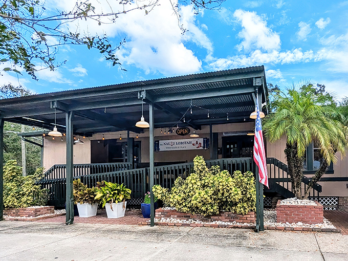 A slice of New England hiding in plain sight! The Nauti Lobstah's unassuming exterior houses seafood treasures that would make Neptune himself jealous.
