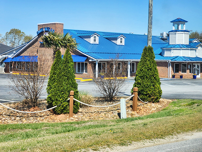That iconic blue roof isn't just eye-catching&mdash;it's a beacon calling all seafood lovers to make the pilgrimage to Clinton's oceanic oasis.