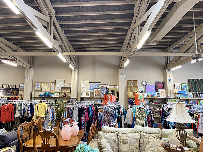 The Art Deco fa&ccedil;ade of SPARCC Treasure Chest stands like a white beacon of bargain possibilities, palm trees swaying in approval of your impending shopping adventure.