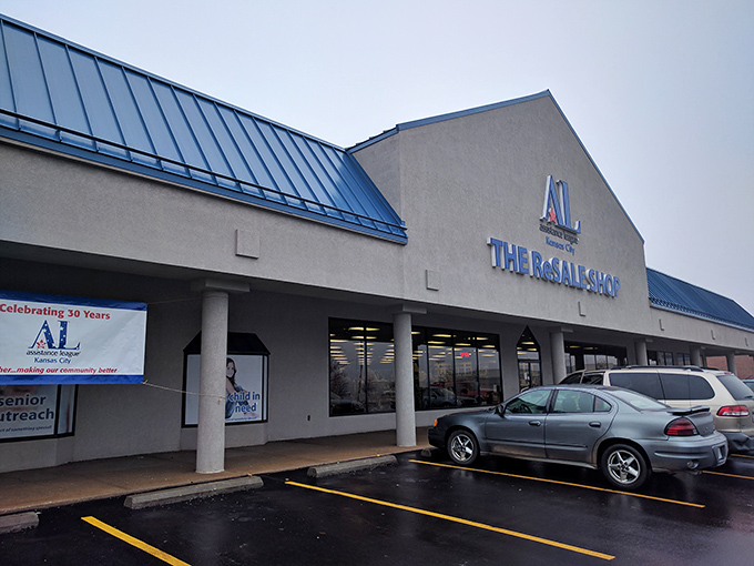 The blue-roofed treasure chest of Gladstone beckons with its unassuming exterior. Who knew retail paradise could hide behind such a modest fa&ccedil;ade?