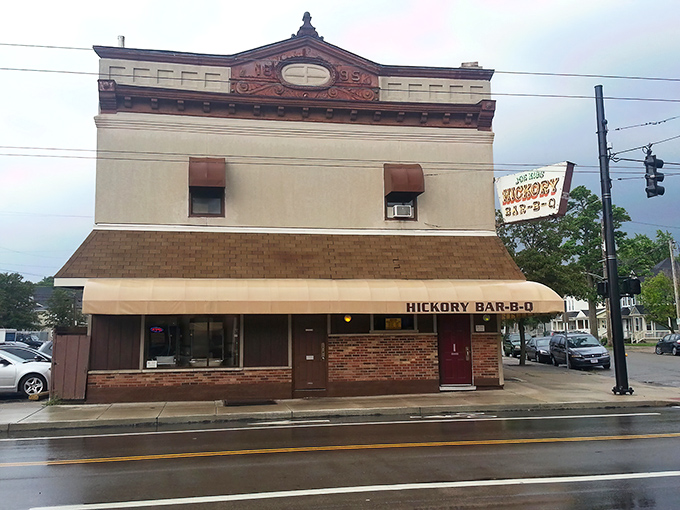 This two-story charmer has been feeding Dayton since before your favorite TV show premiered.
