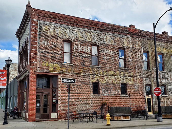 This weathered brick beauty has been serving Springfield's finest comfort food longer than most smartphones have existed.