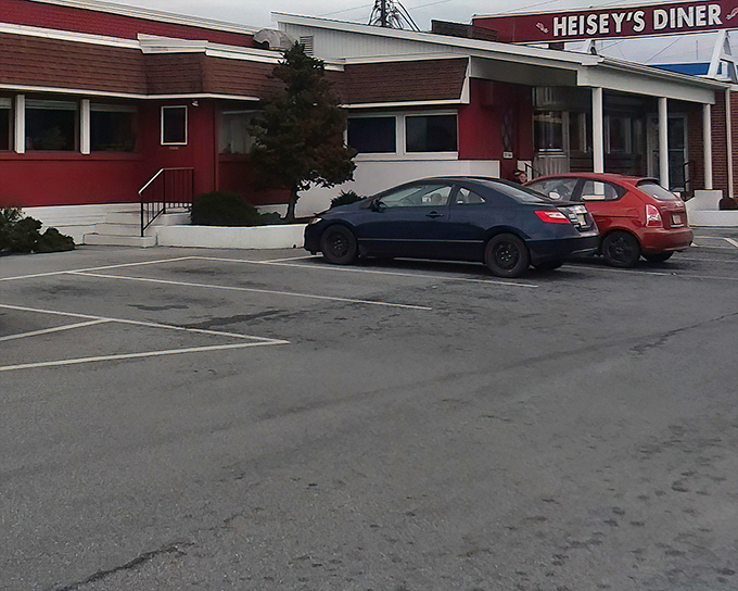 The unassuming exterior of Heisey's Diner in Lebanon might not stop traffic, but locals know this red-trimmed treasure houses culinary magic worth seeking out.