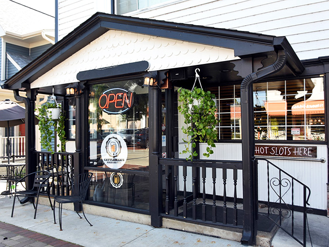 The charming white clapboard exterior of Cattleman's beckons like a lighthouse for the burger-obsessed. Those black-trimmed windows have witnessed countless food epiphanies.