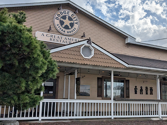 The Western-themed fa&ccedil;ade of Dodge City Steakhouse promises a culinary adventure that lives up to its "Great American Restaurant" billing.