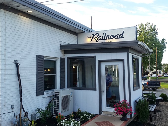 Charming simplicity meets breakfast excellence at this unassuming roadside gem that locals absolutely adore.