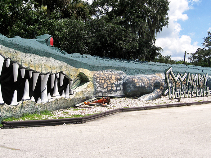 Swampy greets visitors with a toothy grin that would make even the Jurassic Park T-Rex feel a bit inadequate. Florida roadside charm at its finest!
