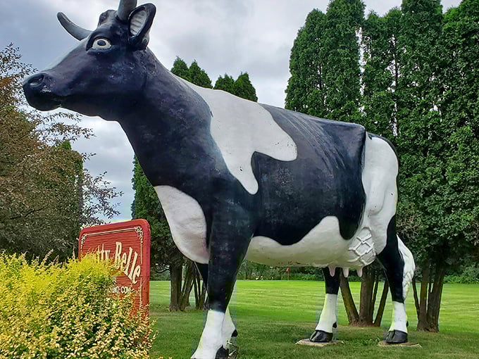 Chatty Belle stands majestically against Wisconsin's skyline, proving that sometimes the best roadside attractions are utterly cow-lossal in both size and charm.