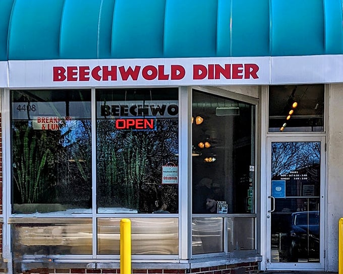 That iconic turquoise roof isn't just eye-catching—it's a beacon for breakfast lovers across Columbus. The promise of comfort food paradise awaits behind those doors.