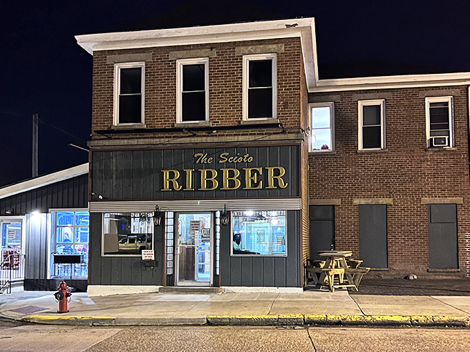 The unassuming exterior of Scioto Ribber stands like a culinary secret hiding in plain sight. This Portsmouth treasure isn't shouting for attention&mdash;it lets its steaks do the talking.