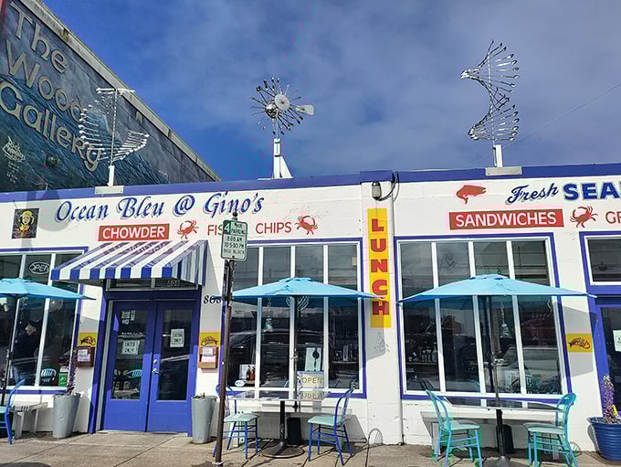 The blue-and-white fa&ccedil;ade of Ocean Bleu beckons like a maritime flag, complete with whimsical metal seahorses standing sentinel above Newport's tastiest seafood outpost.