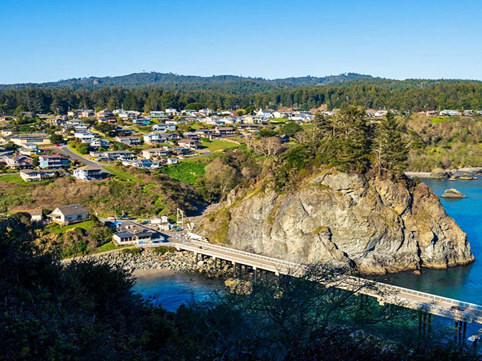 Trinidad's dramatic coastline looks like Mother Nature showing off her best work &ndash; rugged cliffs, azure waters, and a town that seems to float above it all.