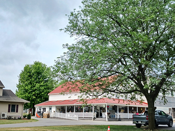 The classic white building with red roof isn't trying to impress anyone—until you taste what's inside. Pennsylvania perfection in architectural form.