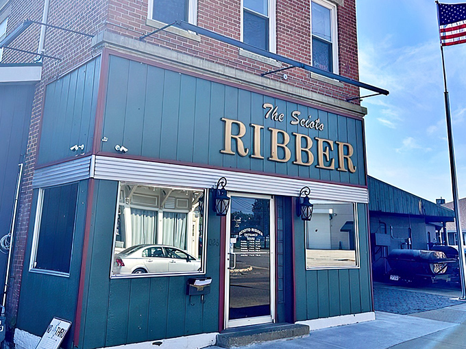 The unassuming exterior of Scioto Ribber stands like a culinary secret hiding in plain sight. This Portsmouth treasure isn't shouting for attention&mdash;it lets its steaks do the talking.