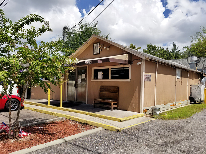 The unassuming exterior of Pinegrove Market and Deli proves once again that culinary treasures often hide in plain sight. No fancy signage needed when the food speaks volumes.