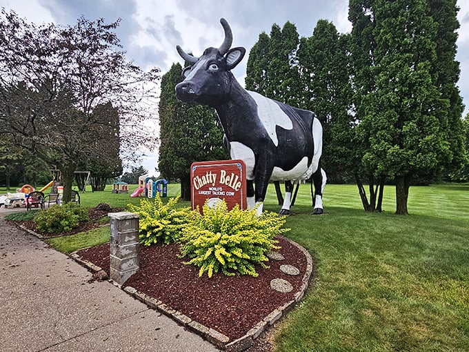 Chatty Belle stands majestically against Wisconsin's skyline, proving that sometimes the best roadside attractions are utterly cow-lossal in both size and charm.