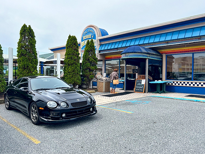 The iconic blue sign beckons hungry beach-goers like a breakfast lighthouse guiding ships to pancake harbor.