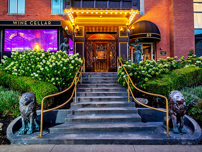 The grand entrance says it all &ndash; those lion sentinels aren't just guarding the door, they're protecting Columbus's temple of beef excellence.