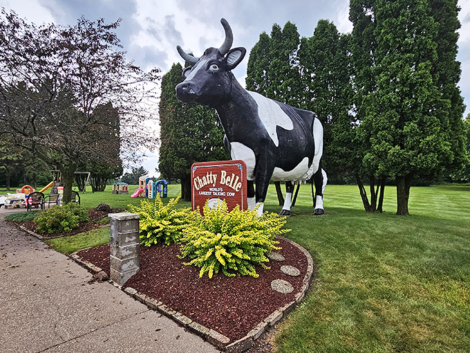Chatty Belle stands majestically against Wisconsin's skyline, proving that sometimes the best roadside attractions are utterly cow-lossal in both size and charm.