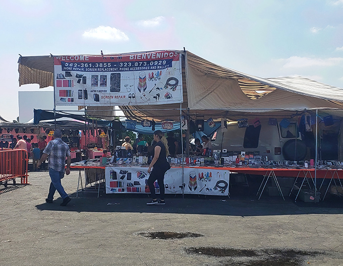 The iconic entrance welcomes treasure hunters to California's most delightfully chaotic shopping adventure. 