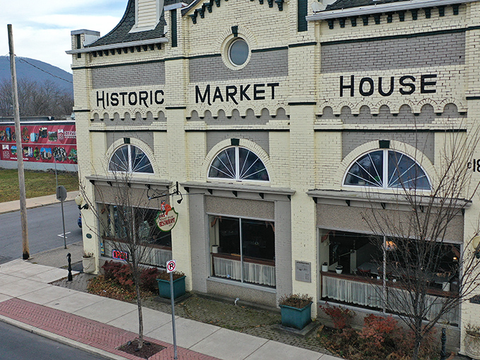 The historic Market House building stands proudly in downtown Lock Haven, its cream-colored brick fa&ccedil;ade and arched windows beckoning hungry travelers like an architectural time machine.
