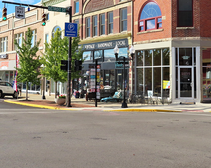 The iconic arch spanning Court Avenue proudly announces Bellefontaine's claim to concrete fame. History you can literally walk on!