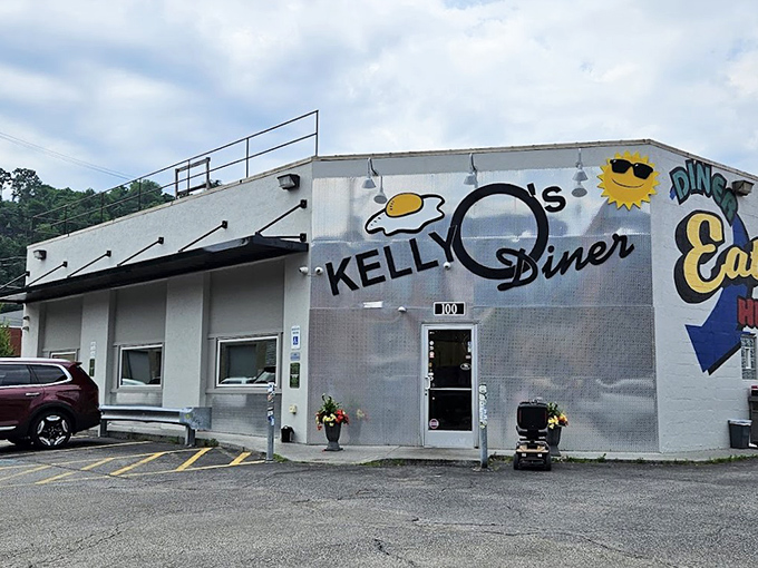 The unassuming exterior of Kelly O's Diner might not scream "culinary destination," but that sunny-side-up egg logo knows what's up. Pittsburgh's breakfast faithful certainly do.