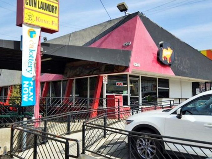 The unassuming exterior of Carnitas El Momo hides culinary treasures within. Like finding a Picasso at a yard sale, this modest storefront delivers unexpected greatness.