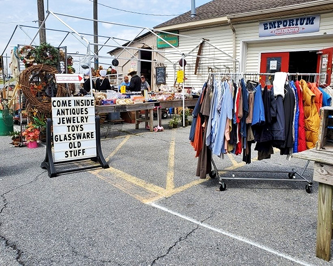 The sign says "ANTIQUES, JEWELRY, TOYS, GLASSWARE, OLD STUFF" but really it should add "TREASURE HUNTING PARADISE" to fully capture what awaits inside this Manheim institution. 