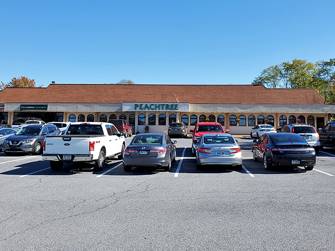 The packed parking lot at Peachtree doesn't lie – locals know where to find breakfast bliss in Harrisburg without the fancy frills.