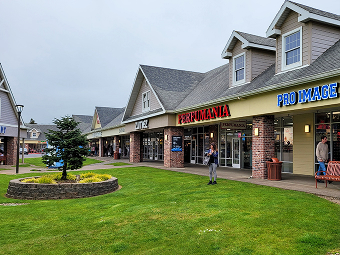 The coastal-inspired architecture of Lincoln City Outlets feels more like a charming village than a shopping center. Those peaked roofs practically whisper "bargains inside!"
