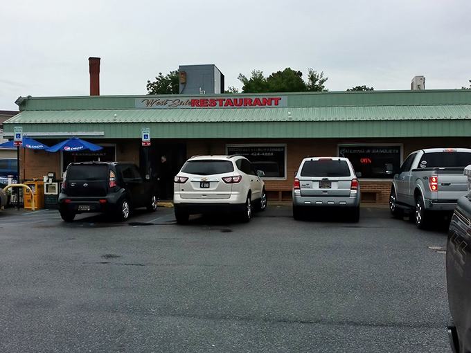 The unassuming exterior of Westside Restaurant proves once again that culinary treasures often hide behind modest facades. No neon, no gimmicks—just breakfast paradise waiting.