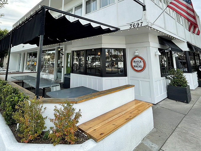 The iconic orange sign promises "Simply Good Food" &ndash; a refreshing understatement that's like calling the Grand Canyon "a pretty nice hole."