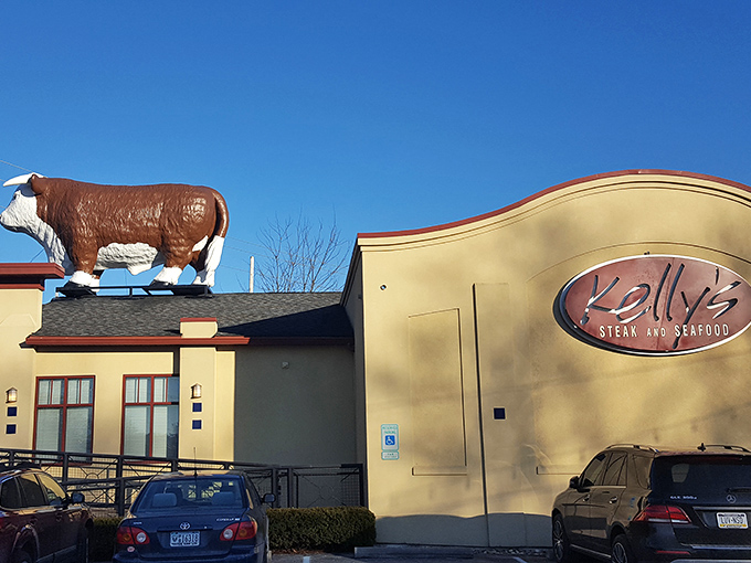 You can't miss Kelly's Steak & Seafood&mdash;just look for the giant bull on the roof announcing "serious beef ahead" like a bovine superhero.