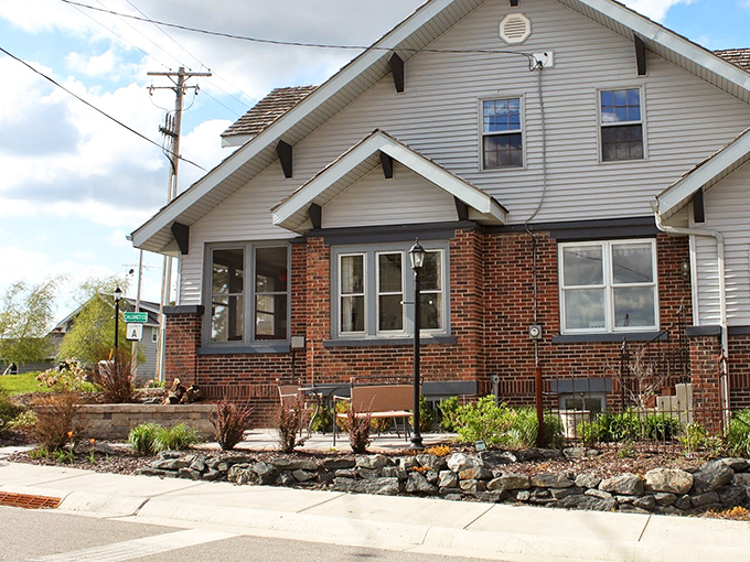 The unassuming exterior of Schwarz's Supper Club proves the old adage: never judge a culinary temple by its modest brick fa&ccedil;ade.