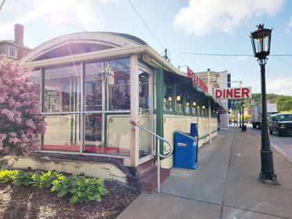 This Old-School Diner In Pennsylvania Has Been A Local Icon Since 1939