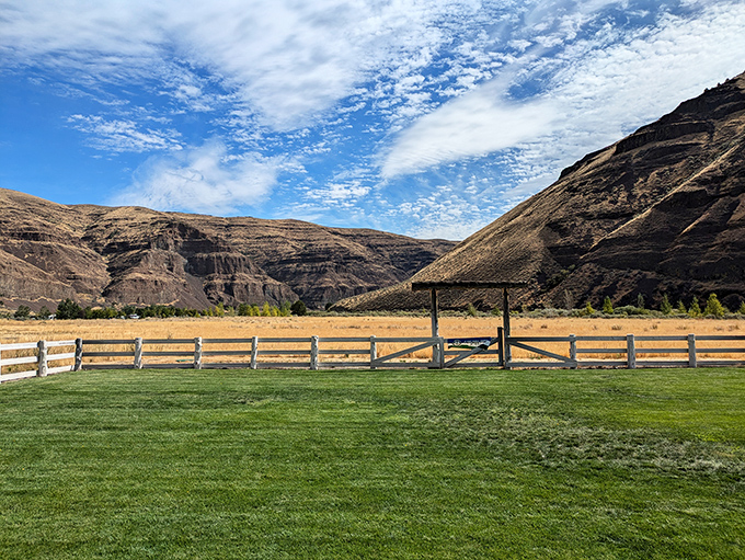 Where rugged canyon walls meet endless sky &ndash; Mother Nature showing off her architectural skills in this dramatic landscape.